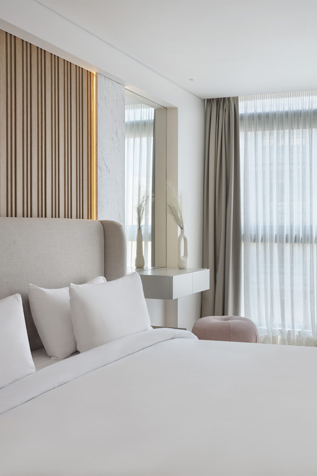 Nur Edge Acropolis Skyline - Nur Apart Hotels